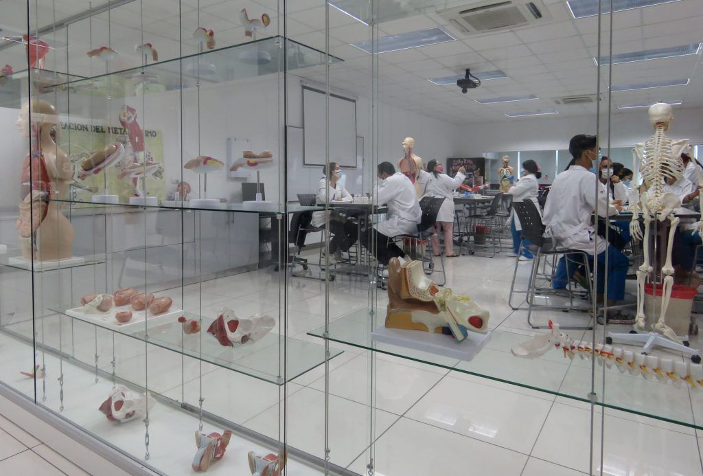 Ceutec lanza la Escuela de Ciencias de la Salud - Grandes Emprendedores