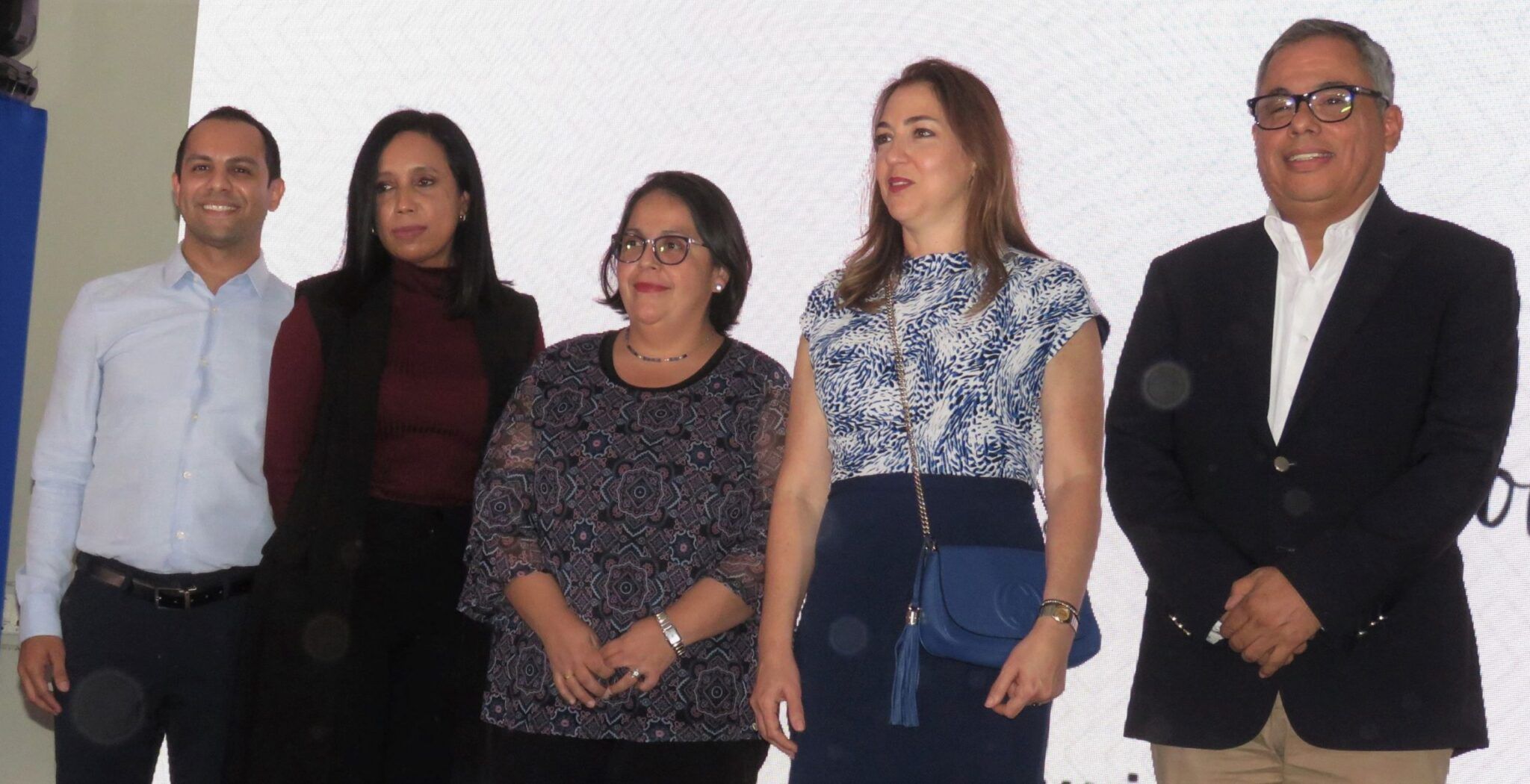 La Universidad José Cecilio del Valle estrena su moderna imagen ...