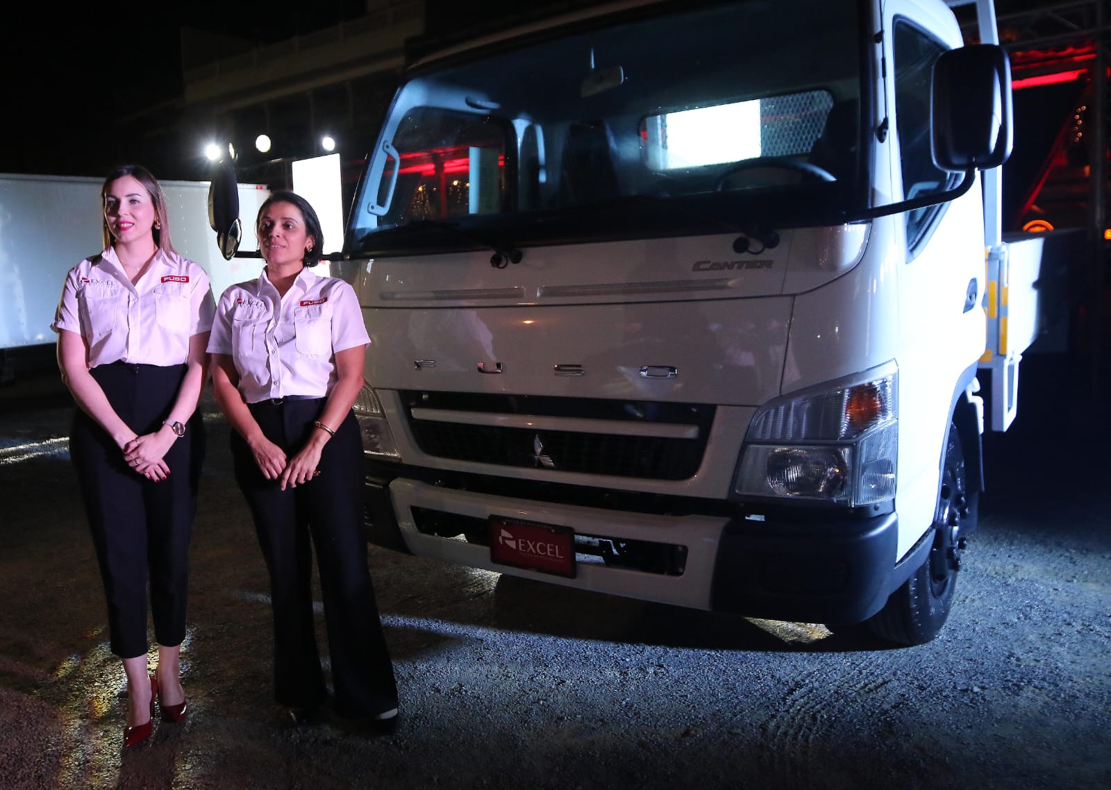 15 años de la distribución de la marca FUSO en el país celebra EXCEL ...