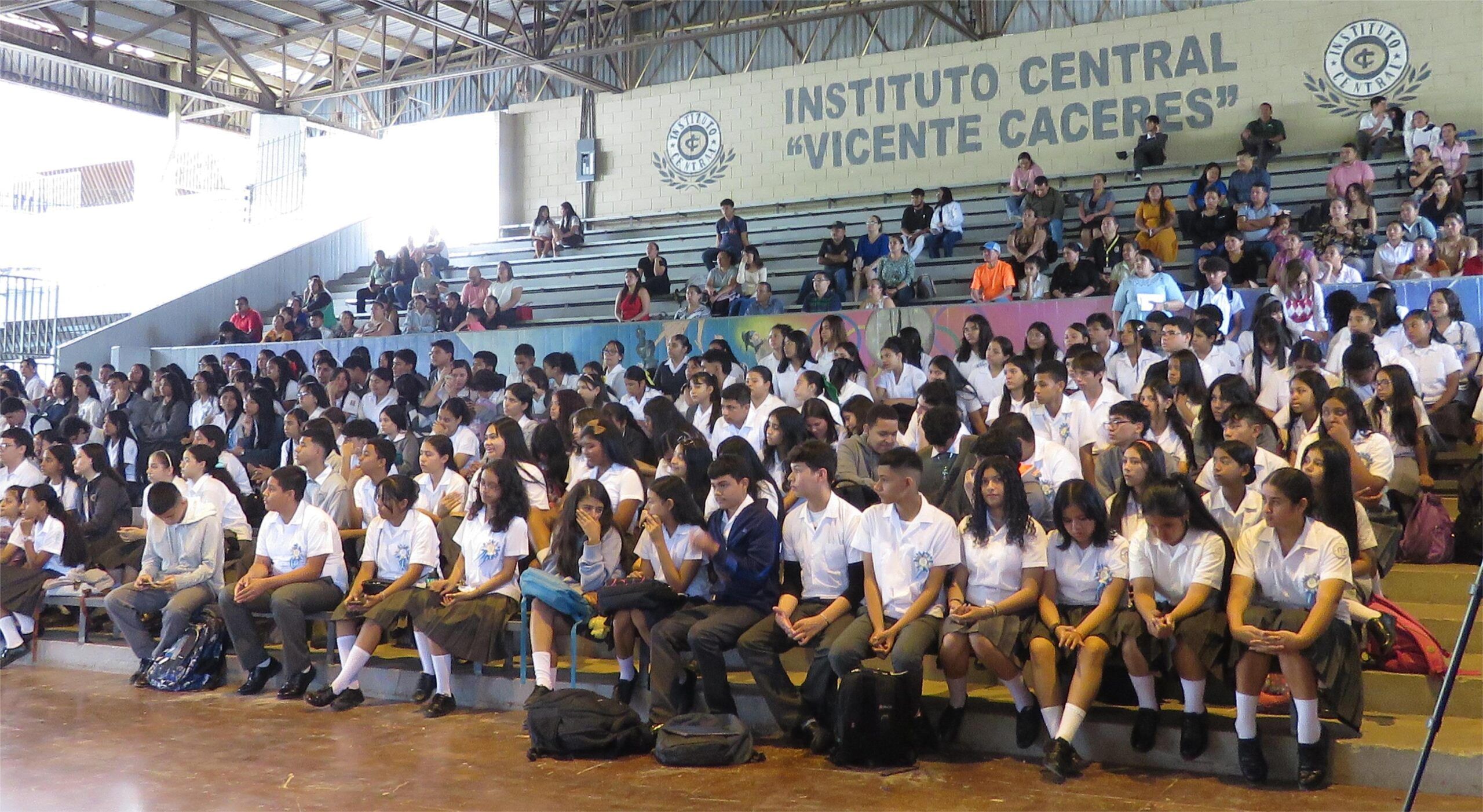 147 años formando líderes y sueños: El Instituto Central Vicente Cáceres celebra su legado ...